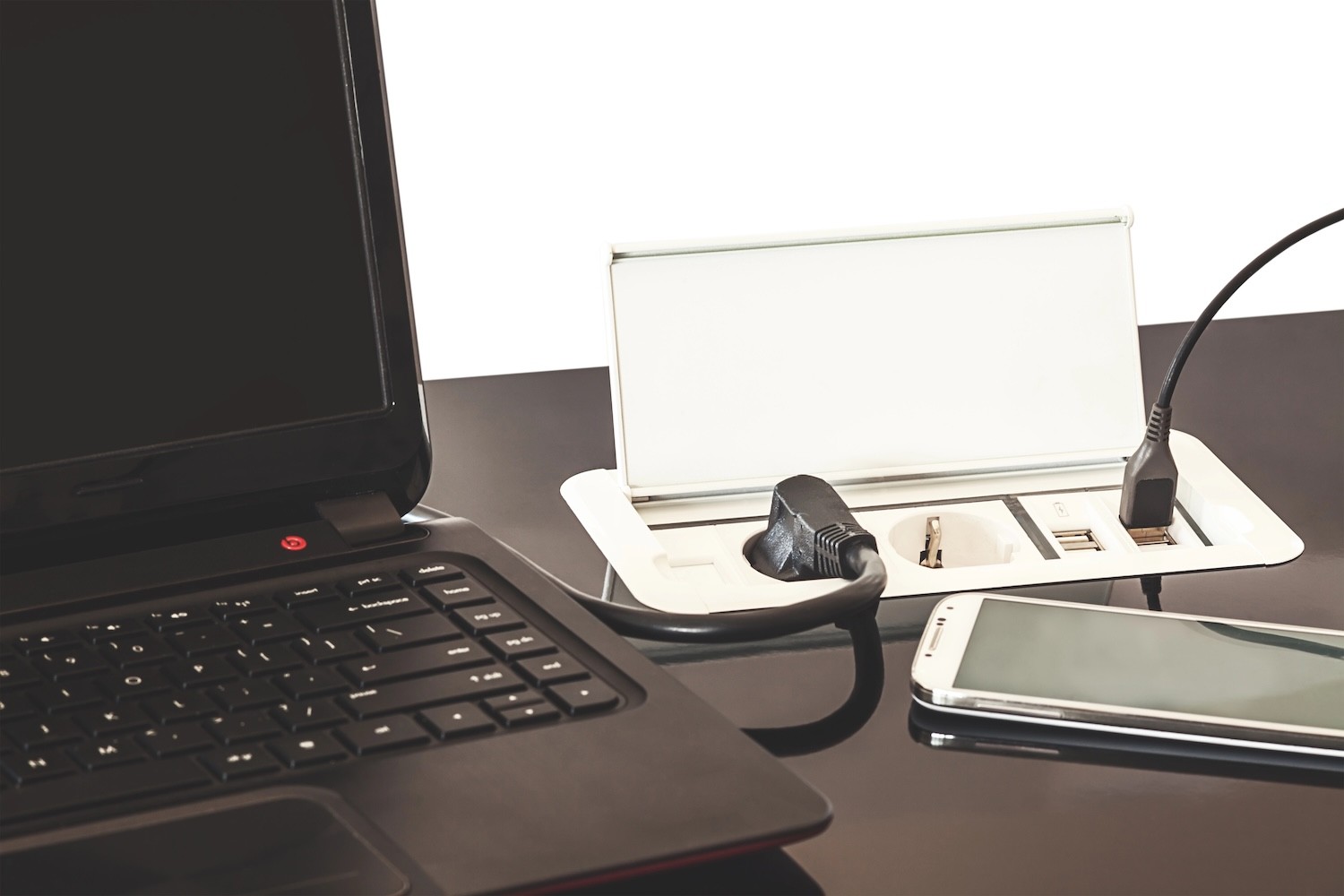 Tuesday Tip: Is It Safe to Keep my Laptop Plugged in All the Time ...